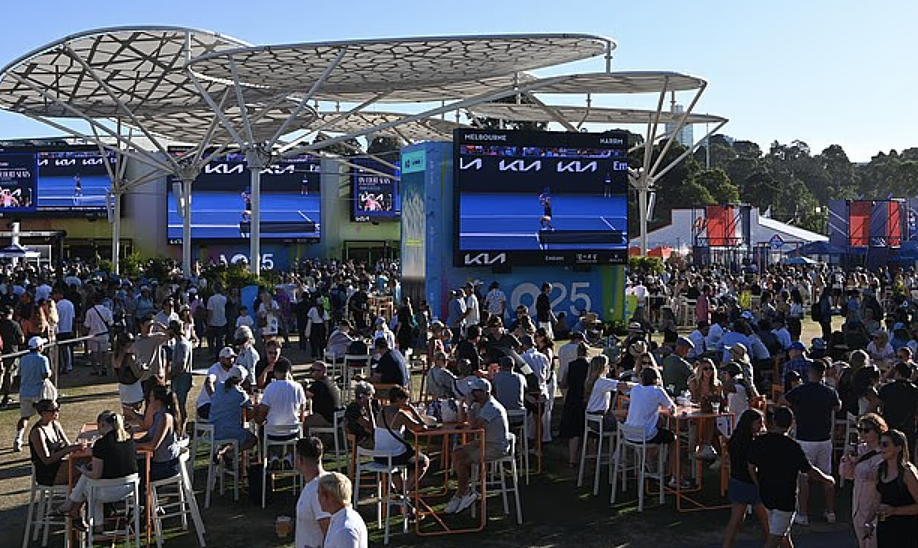 澳网观众怒了 汉堡$25薯条$12.5美国网红店引争议